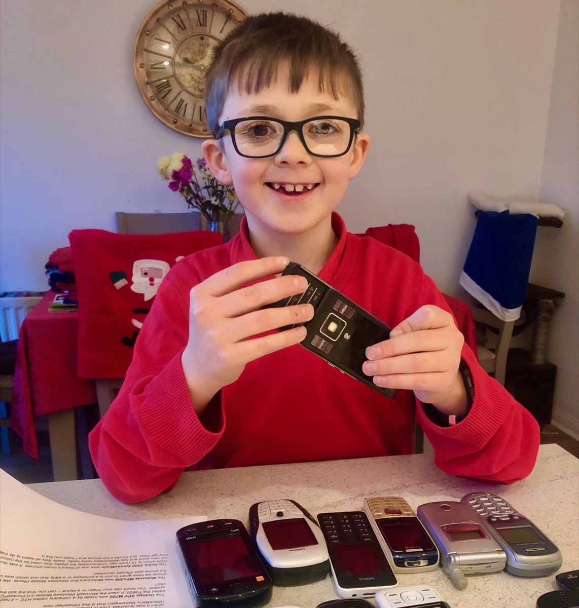 Mobile Phone Museum Supports Young Collector | Mobile Phone Museum